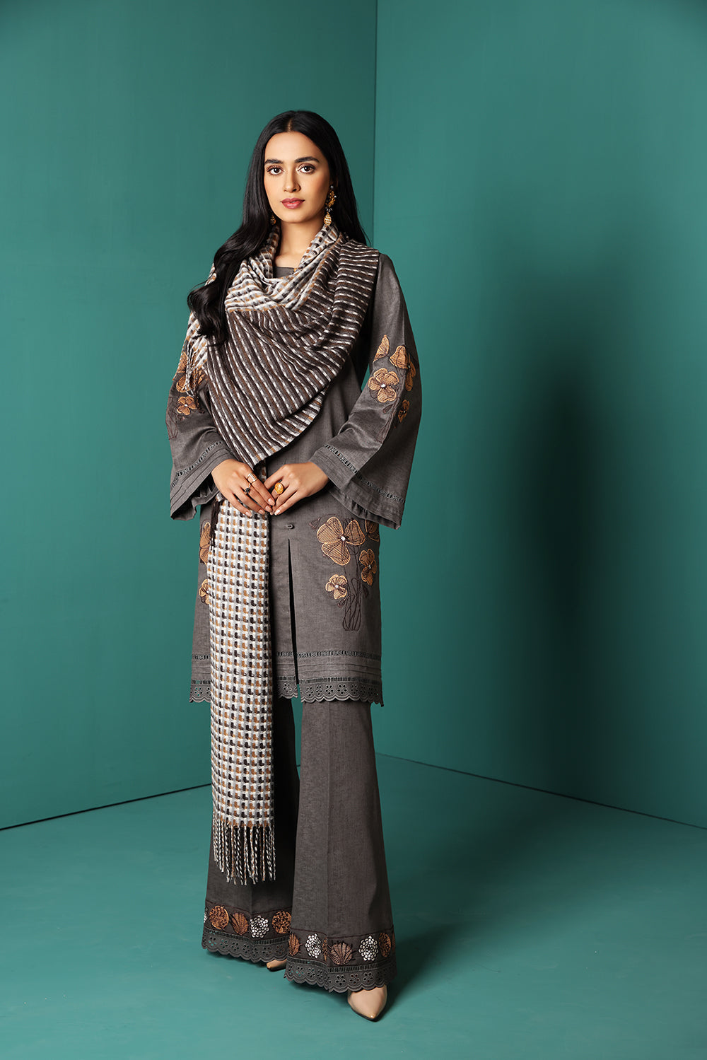 3PC Unstitched Embroidered Winter Collection 2024 Nishat Outlet ...